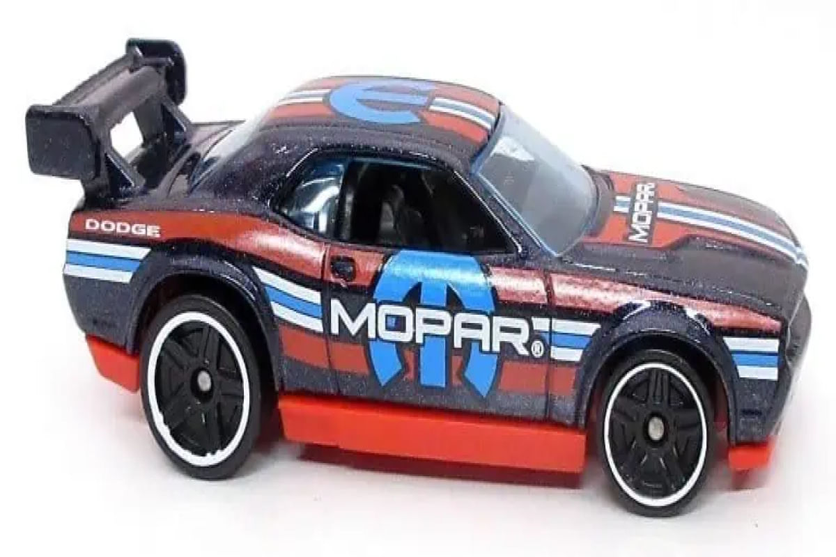 Hot Wheels Mopar - Dodge Challenger Drift Car