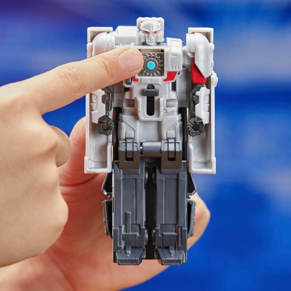 Megatron D16 One Step Boneco Transformers - Hasbro F9386 - Ri Happy