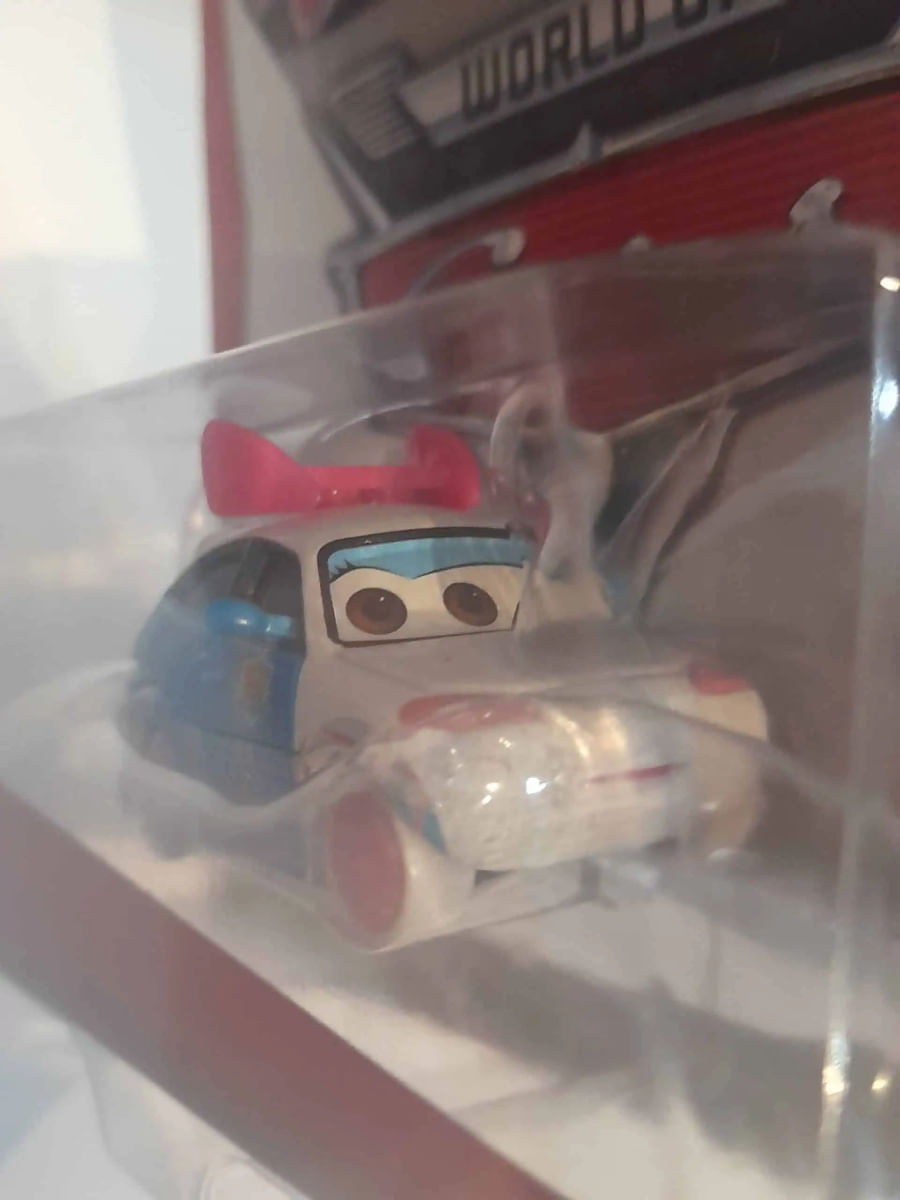 Disney Pixar World Of Cars - Suki - Ri Happy